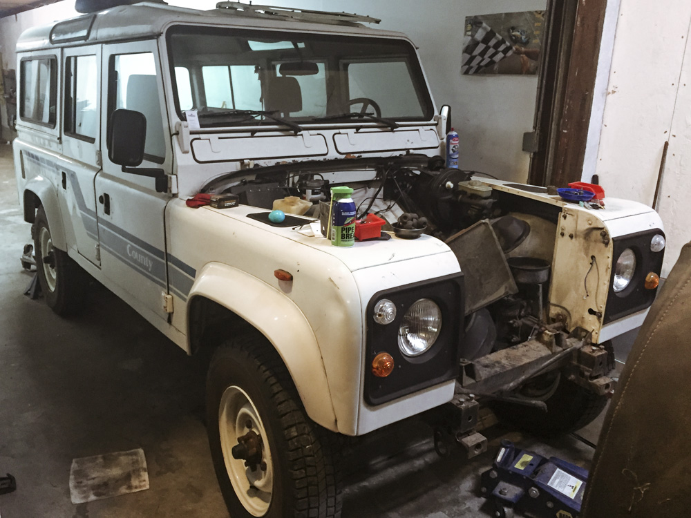 White County – ’86 Land Rover Defender 2.5l Diesel to Tesla – TQLV